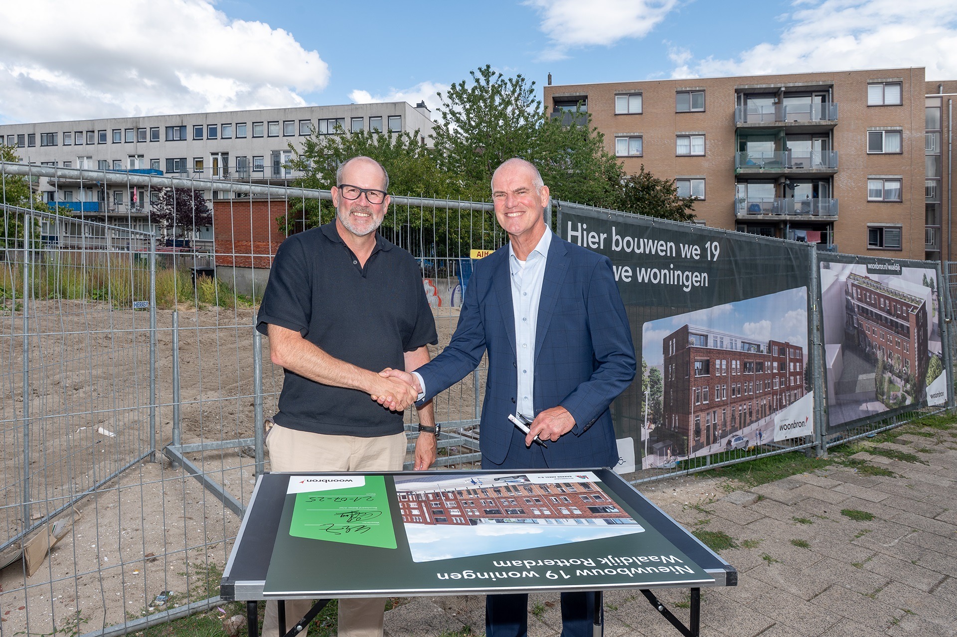 Woonbron en Bouwbedrijf Bakker Arkel ondertekenen overeenkomst voor ...